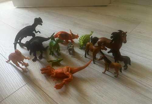 Фигурки животных диназавры и лошади
