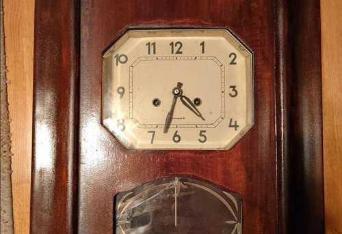 Часы настенные маятниковые с боем "Янтарь"