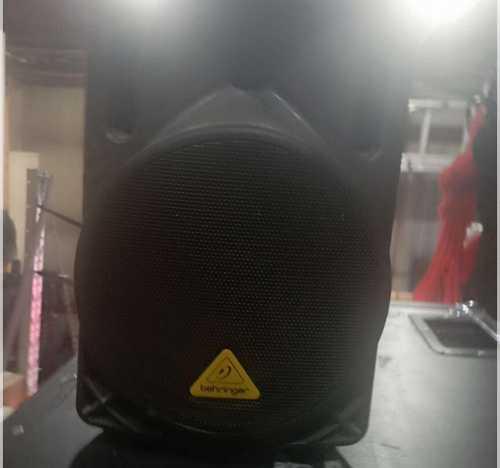 Активная колонка Behringer B208D