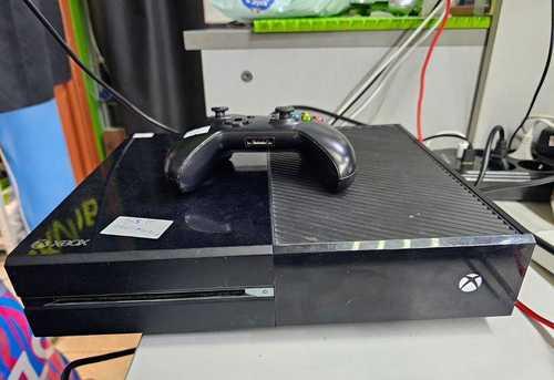 Xbox One 365gb (+1 джойстик)