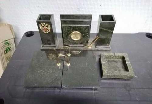 Канцелярский набор из камня змеевик