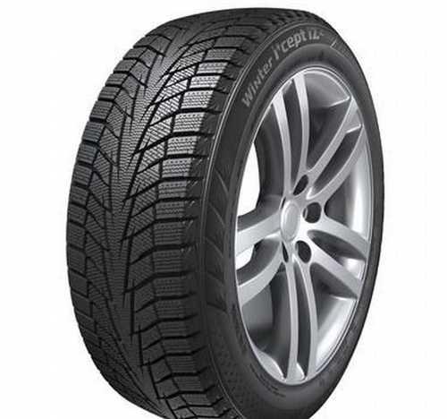 Hankook Winter I'Cept iZ 2 W616 215/70 R15