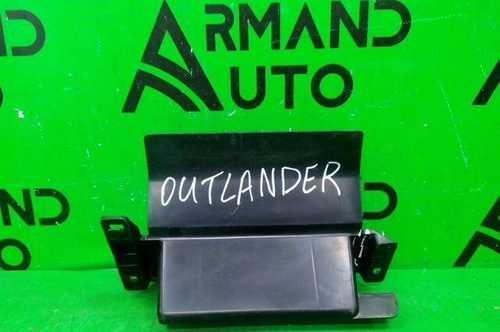 Кронштейн решетки радиатора Mitsubishi Outlander 3