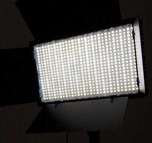 Видеосвет pro LED 600 с штативом