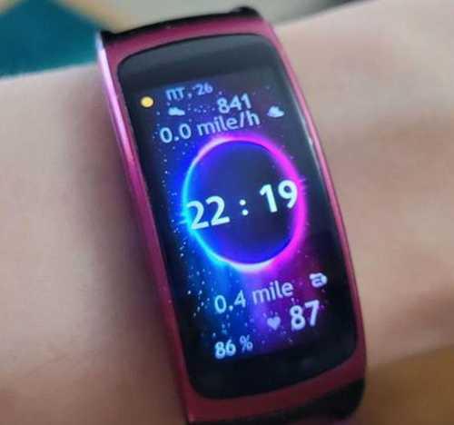 Смарт-часы Samsung Gear Fit 2