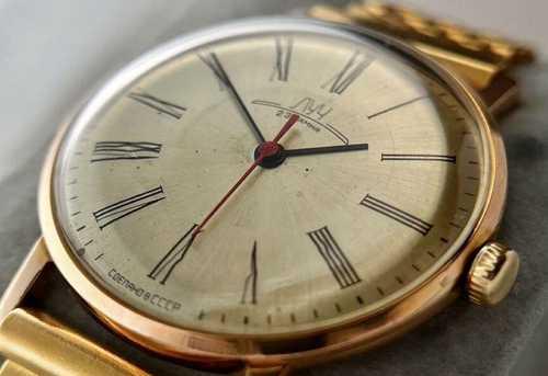 Советские часы с римской разметкой - Луч 2209