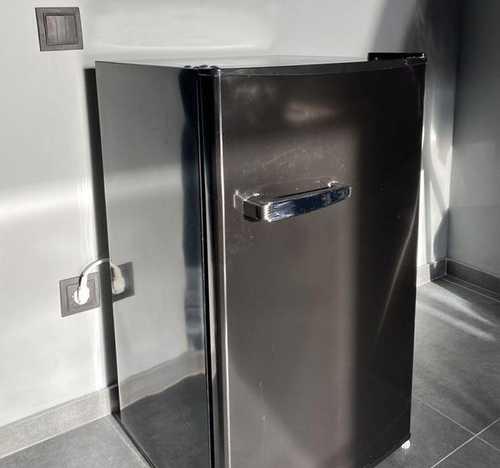 Холодильник однодверный Ascoli adfrb90