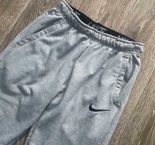 Спортивные штаны nike