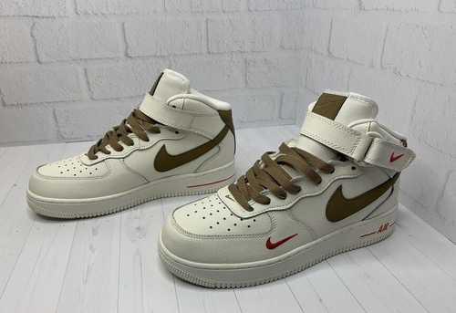 Кроссовки Nike Air Force 1 luxe
