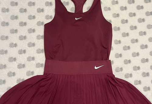 Теннисная одежда Nike