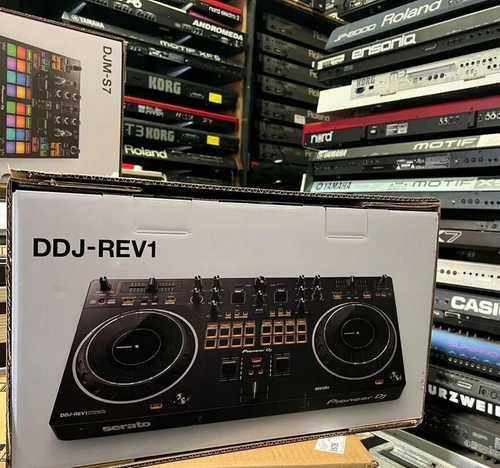 Pioneer DJ DDJ-REV1 контроллер
