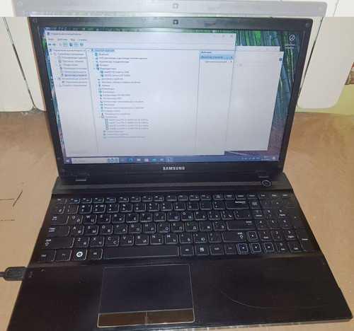 Ноутбук samsung NP300V5A(i5-2540m,4gb, gt520mx)