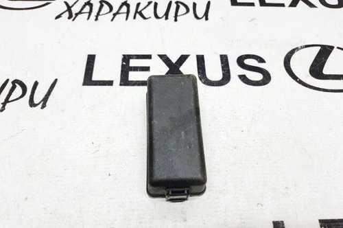 Крышка блока реле Lexus Gs350 2006-2011