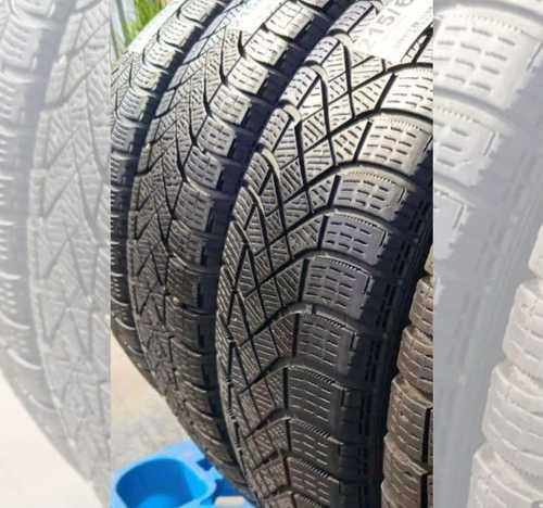 Pirelli Ice Zero 215/60 R17 100T