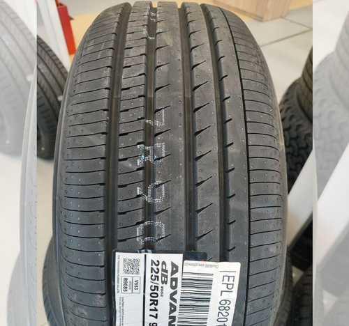 Yokohama Advan dB v553 225/50 R17 94W