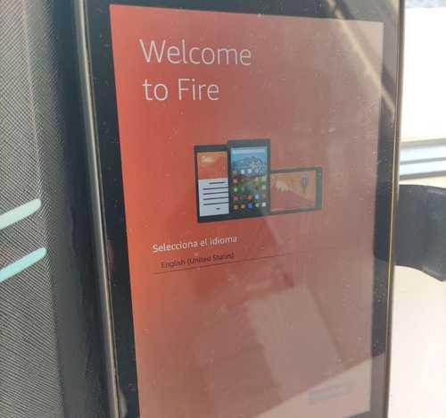 Планшет Amazon Fire + чехол