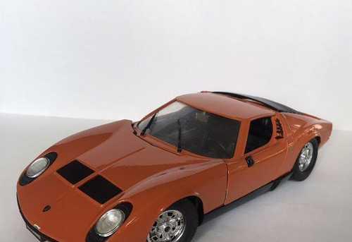 Модель Lamborghini Miura 1:18 Bburago