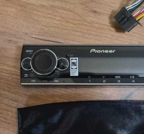 Автомагнитола процессорная Pioneer MVH-S520BT