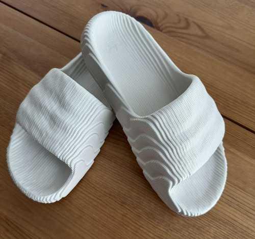 Шлепанцы/ сланцы adidas adilette 38 размер