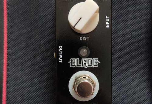 Педаль перегруза Mooer Blade distortion