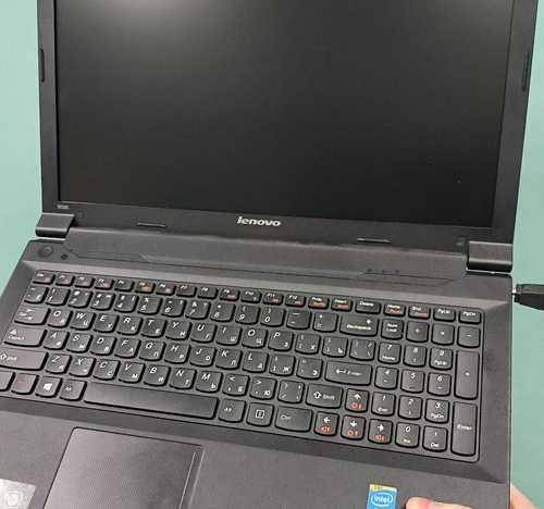 Lenovo B590