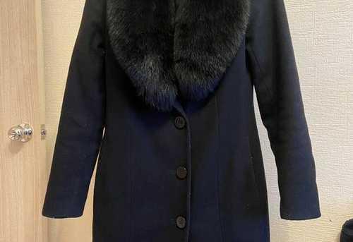 Пальто зимнее с натуральным мехом 42