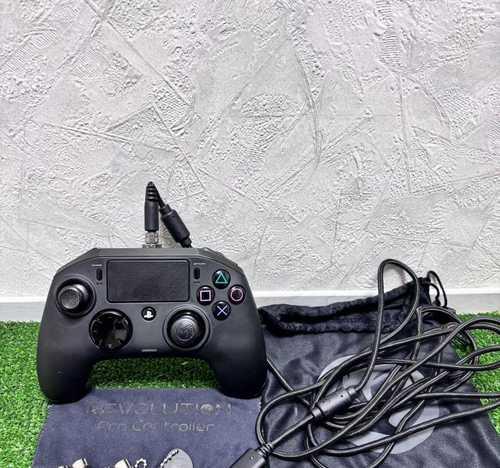 Геймпад nacon Revolution Pro Controller PS4