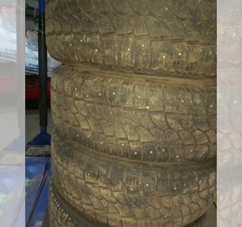 Sebring Ultra High Performance 215/65 R16C 109