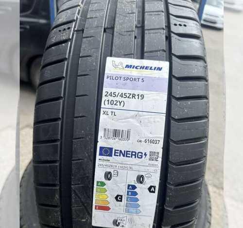 Michelin Pilot Sport 5 245/45 R19 и 275/40 R19 Y