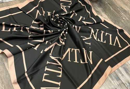 Шелковый платок шаль Valentino черный с розовым