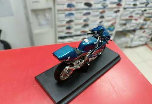 Yamaha TZ250M 1:18 Welly