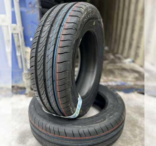 Viatti Strada 2 (V-134) 195/65 R15 95V