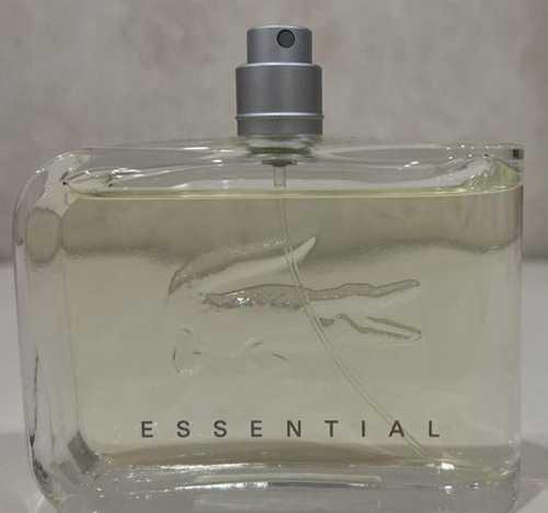 Lacoste Essential