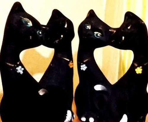 Влюбленные котики,Копилка сзади для денег
