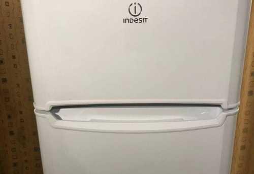 Холодильник двухкамерный indesit 167см
