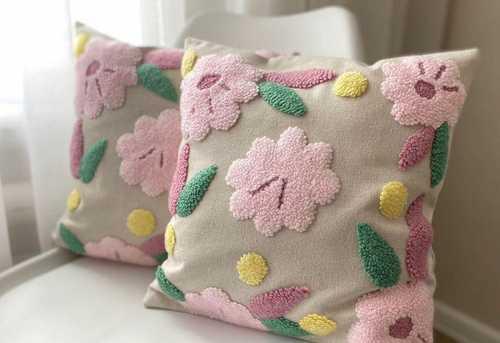 Декоративная подушка "Цветочки" ковровая вышивка