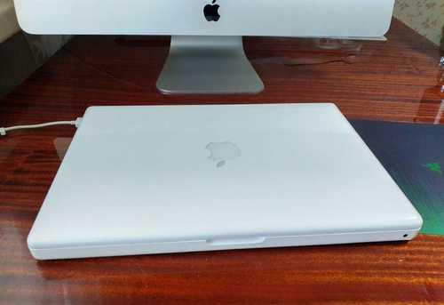 Apple macbook white 2010