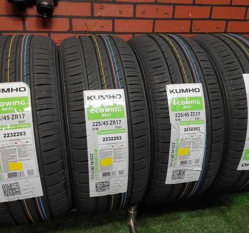 Kumho Ecsta PS31 225/45 R17 91W