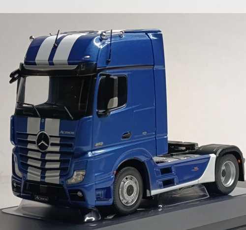 Mercedes Actros MP4 Blue 1:43 Ixo