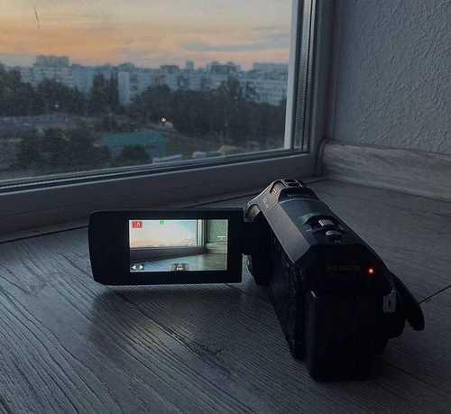 Видеокамера panasonic hc v770 black и штатив Dexp