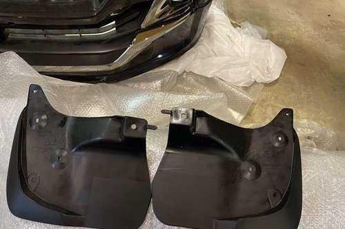 Передние брызговики Land Cruiser 200 2012-2021
