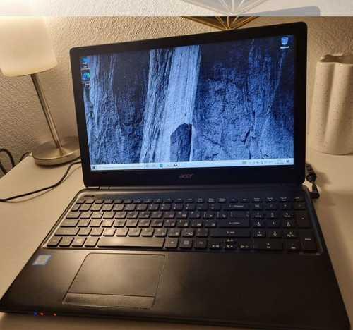 15.6 Acer Intel Core i3 8gb 256ssd