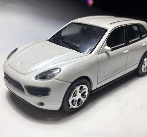 Модель автомобиля Porcshe Cayenne Nissan Murano