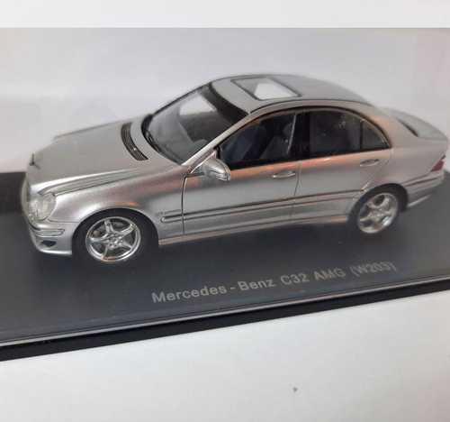 Mercedes Benz AMG C32 1:43 Spark