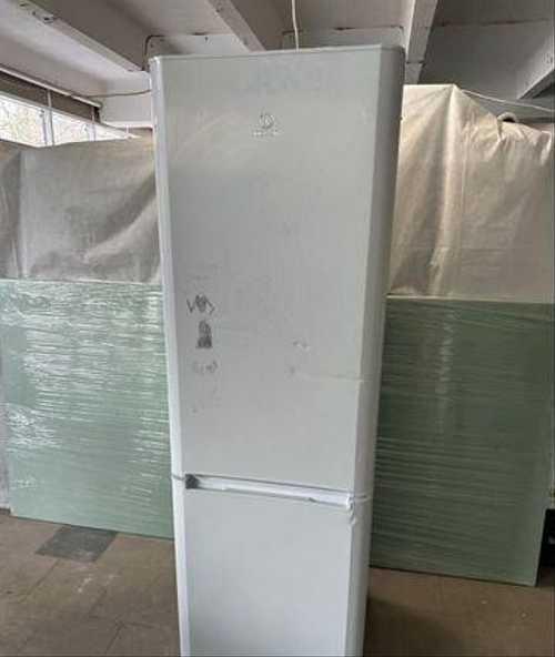 Холодильник б/у Indesit BIA 181