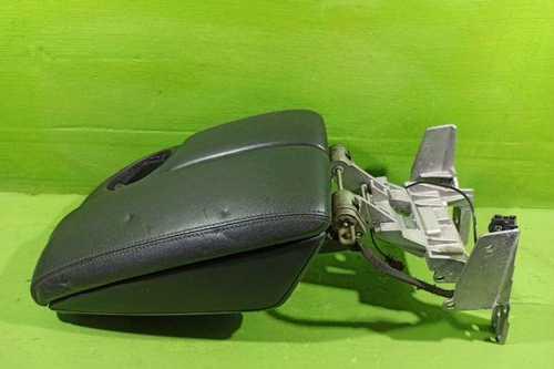 Подлокотник Audi Q7 4L 4.2 BAR 2008