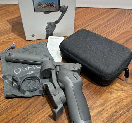 Стабилизатор стадикам DJI Osmo mobile 3 Combo