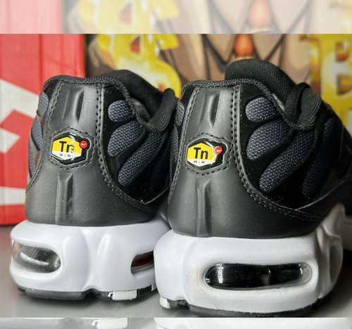 Кроссовки Nike Air Max Plus Оригинал на руках