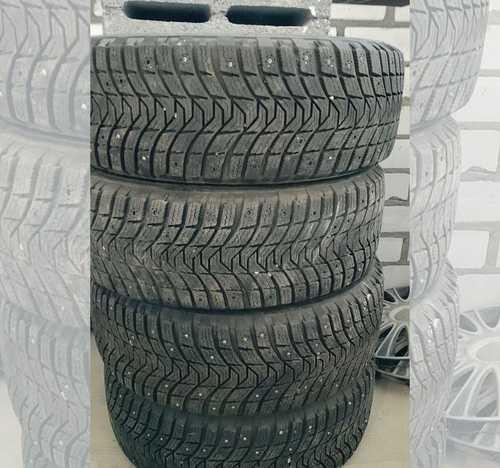 Michelin X-Ice North 3 205/55 R16 94T