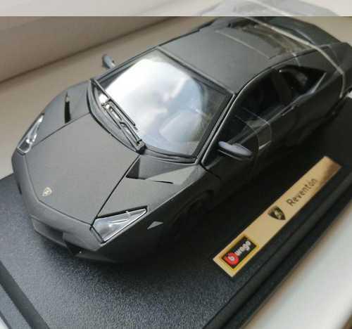 Модель Reventon 1:24